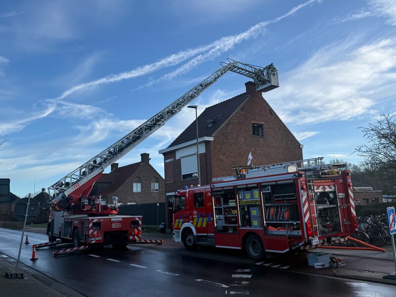 Brandweer kan erger voorkomen bij schouwbrand in Beernem | Regio | HLN.be