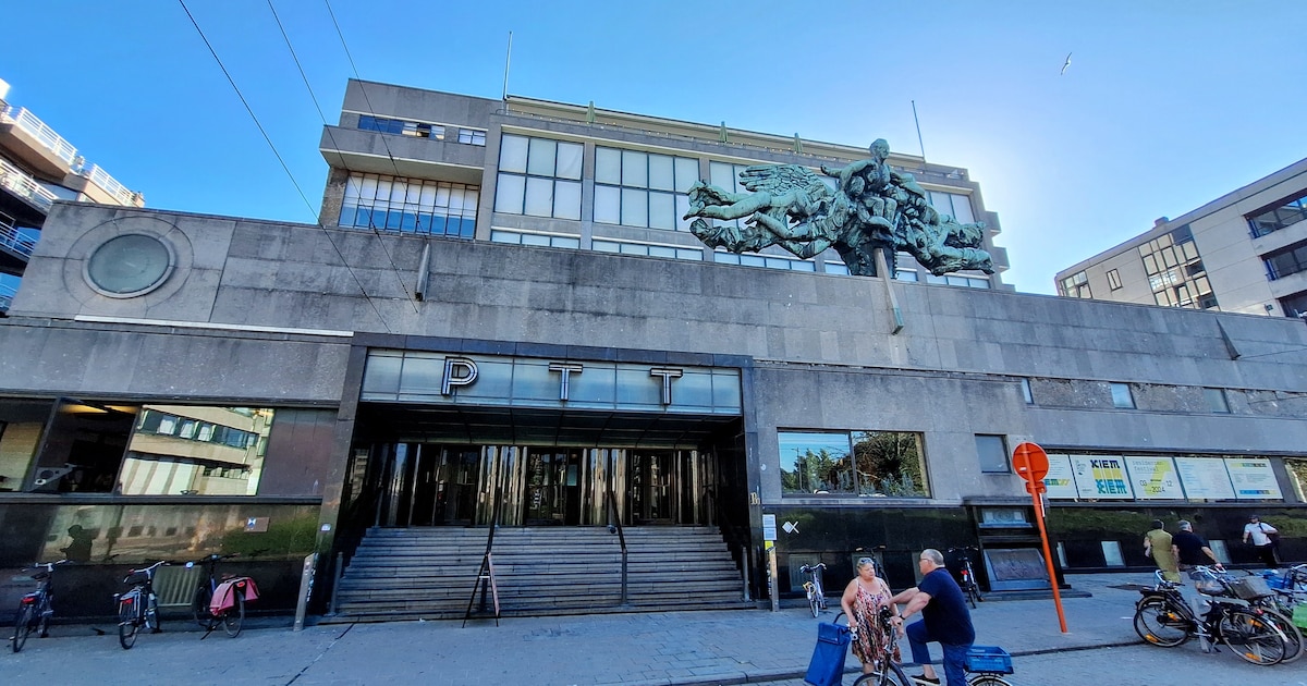 Acrobaten brengen Tickled Pink in De Grote Post | Oostende | HLN.be