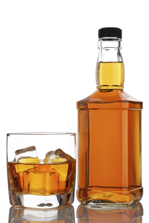 Man drinkt fles whisky in vijf minuten leeg en overlijdt | Foto | hln.be