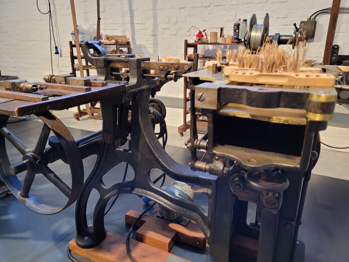 Stadsmuseum kreeg in 2022 heel wat schenkingen, van borstelmachines tot ...