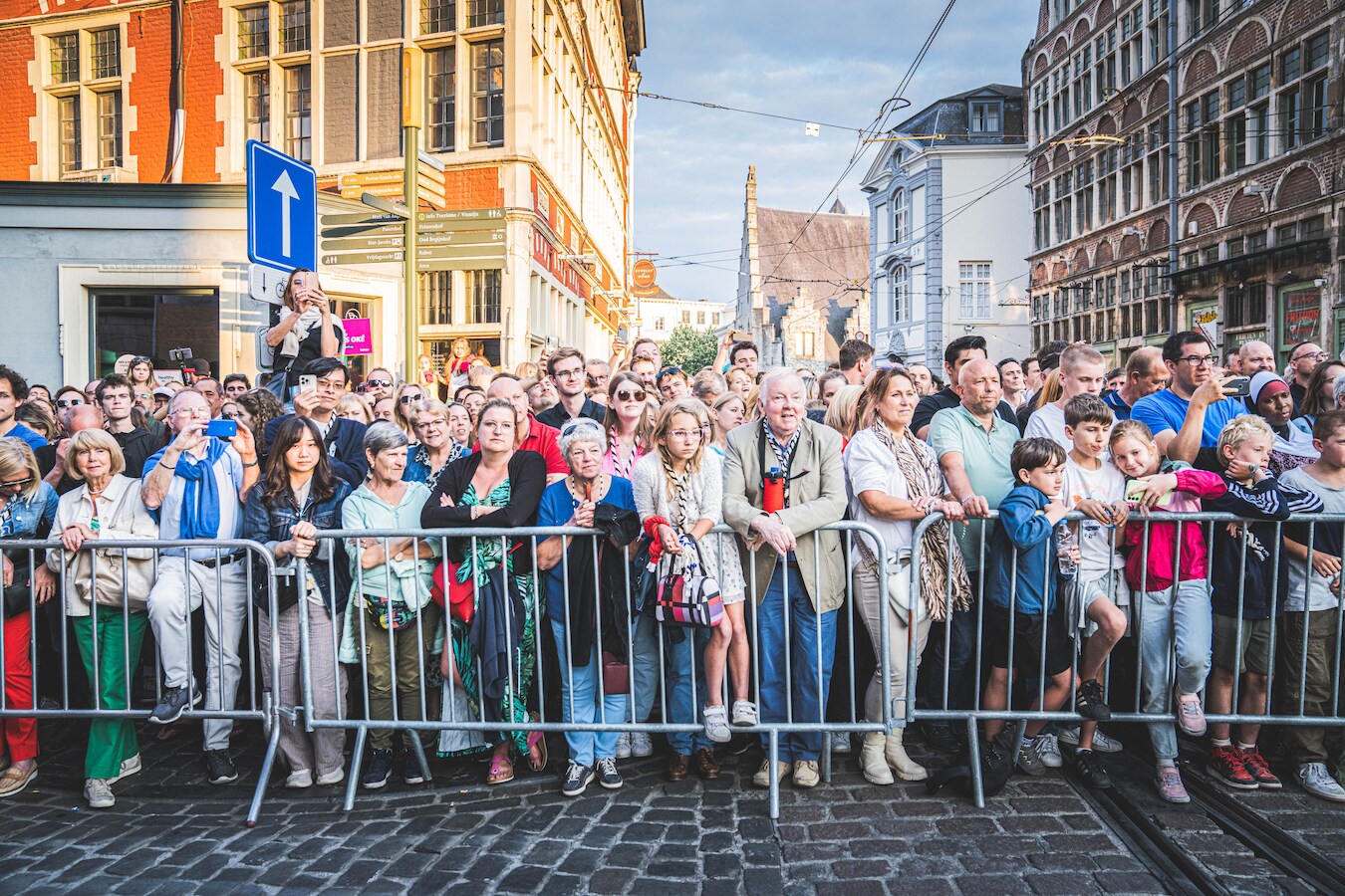 ‘Stroppendragers’ trekken voor 50ste keer blootvoets door Gent, maar ...