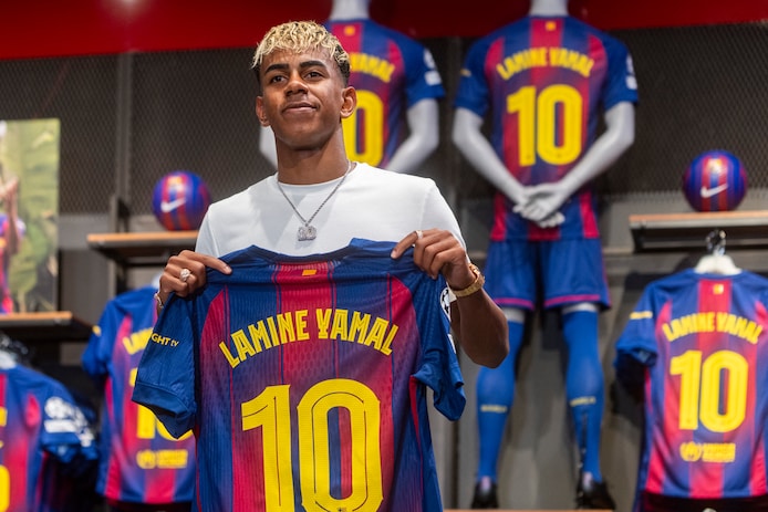 “Zij die kwaad spreken over mijn zoon zouden eens goed in de spiegel ...