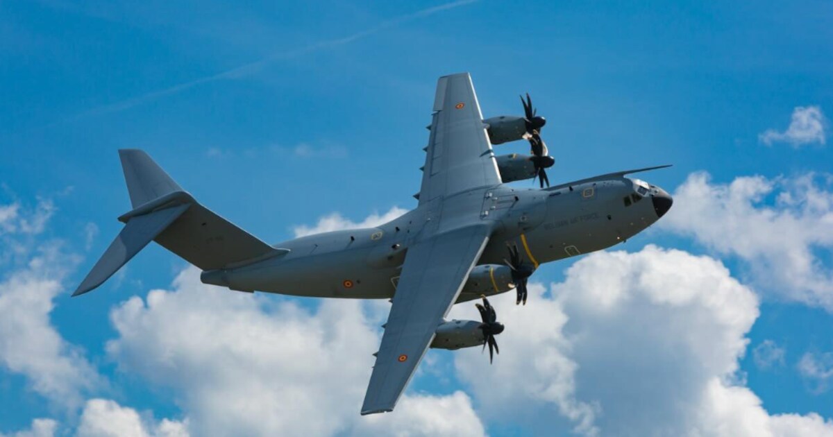 Militaire oefening met vliegtuigen en drones boven Ursel | Regio | HLN.be