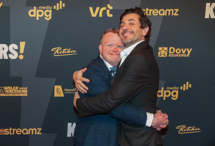 IN BEELD. Veel decolleté voor Zita Wauters en Siska Schoeters poseert voor het eerst met haar ...