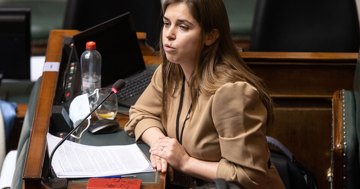 Parlementslid Vicky Reynaert (39) komt zwaar ten val | Beernem | hln.be