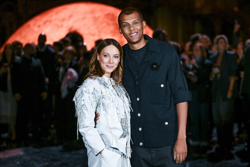 Terugkeer naar de spotlights: Stromae en zijn vrouw duiken op tijdens ...