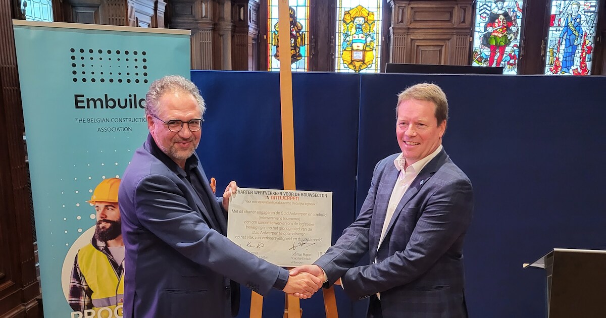 Stad Antwerpen en bouwfederatie maken afspraken over veiliger werfverkeer | Antwerpen | hln.be