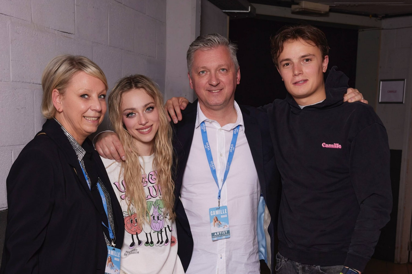 Vader Frédéric verrast Camille met luchtacrobatie in ‘James & co’: “Na ...