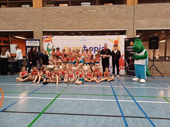 Jonge gymnasten GymMax stralen tijdens Gymtopia Happening | Dendermonde | hln.be