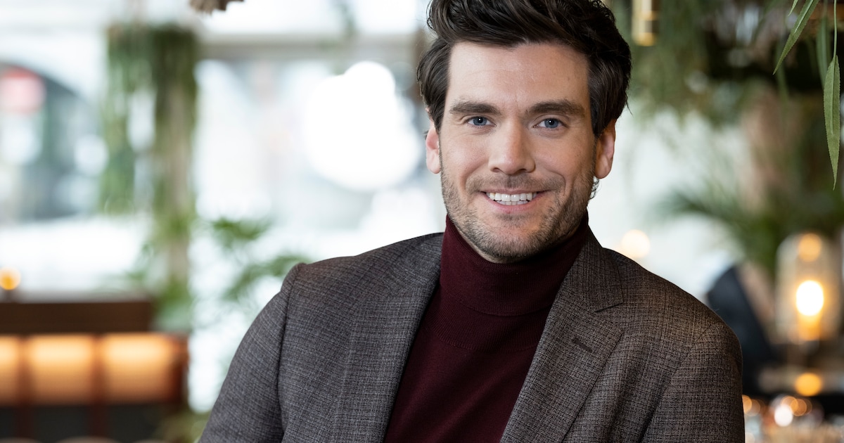 ‘First Dates’-barman Bram wordt papa van een tweeling: “Ik schoot ...