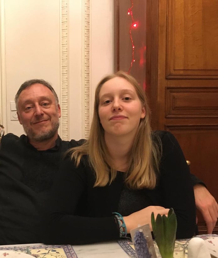 Vader van Coline (17) doorbreekt stilzwijgen. “Mijn dochter had ...