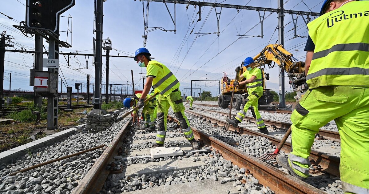 Laatste schakel tussen Denderleeuw en Brussel-Zuid afgewerkt. Treinen ...