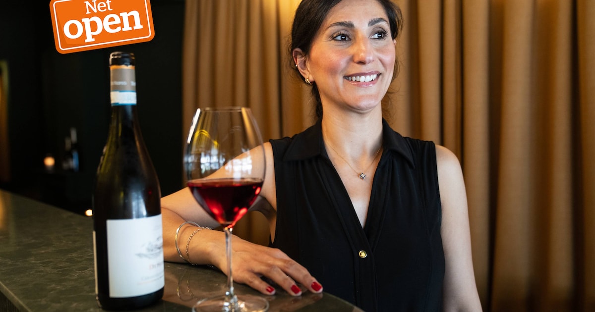 NET OPEN. Sommelier Sanaz (40) begint met wijnbar Perseau nieuw ...