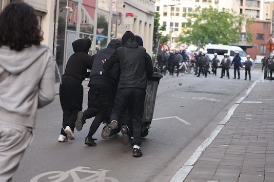 12 heethoofden opgepakt na nieuwe rellen in Brussel | Rellen na ...
