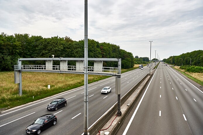 Kop-staartaanrijding op E40: 45 minuten file richting Oostende | Aalter | hln.be