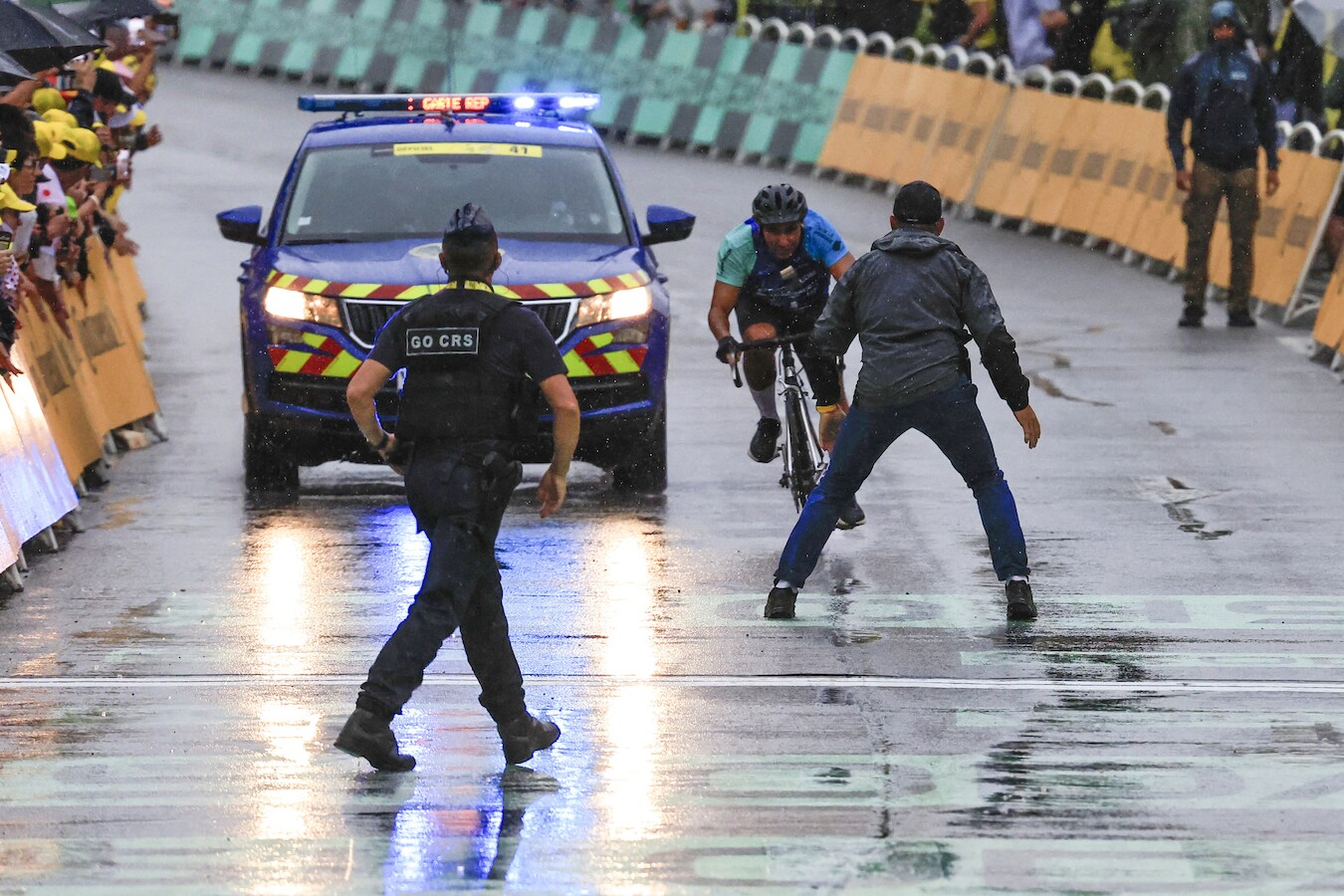 Een voorwaardelijke celstraf van acht maanden én een boete: ongewenste ...