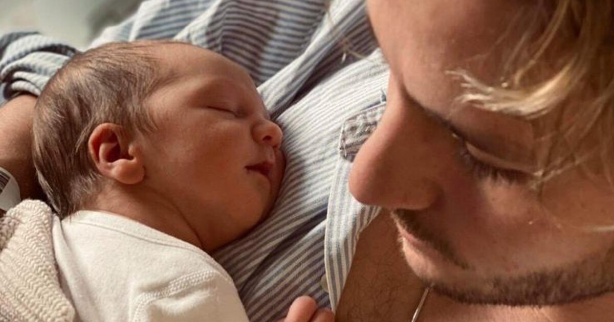 Oliver Symons van Bazart is vader geworden: “Ons nieuwste bandlid ...