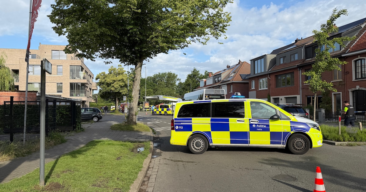 Zwaar ongeval met vrachtwagen in Mortsel | Regio | HLN.be