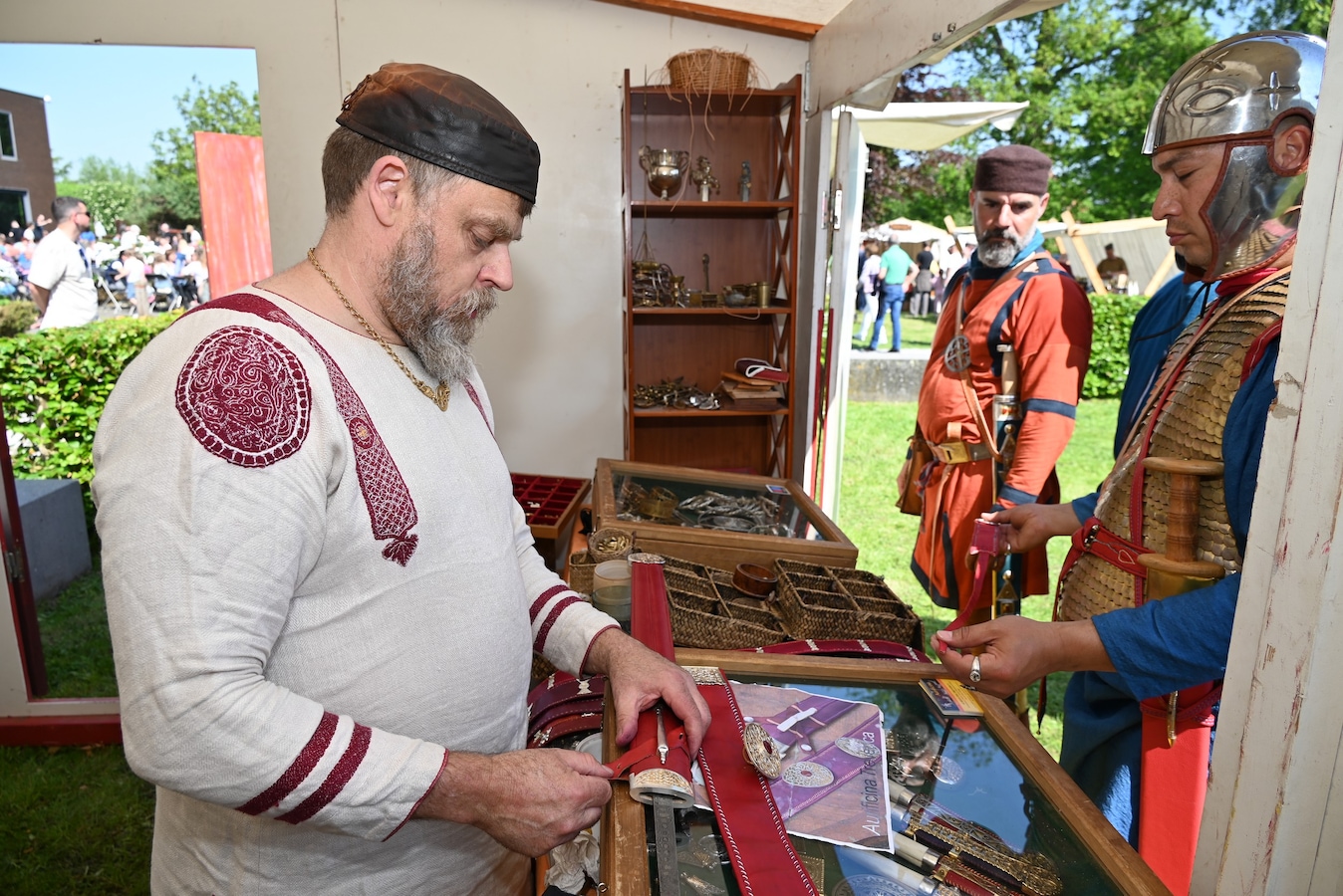 Oudenburg duikt 1.700 jaar terug in de tijd tijdens Romeins Weekend ...