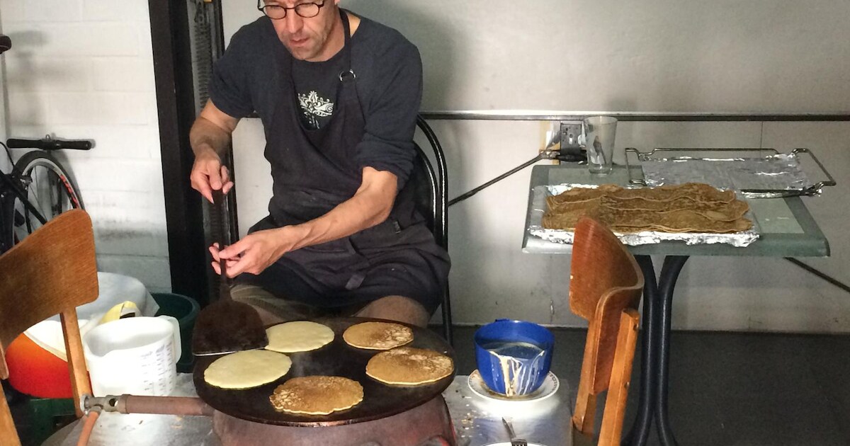 Jürgen (56) uit Aalter bakt 24 uur lang ‘stovekoeken’ voor De Warmste ...