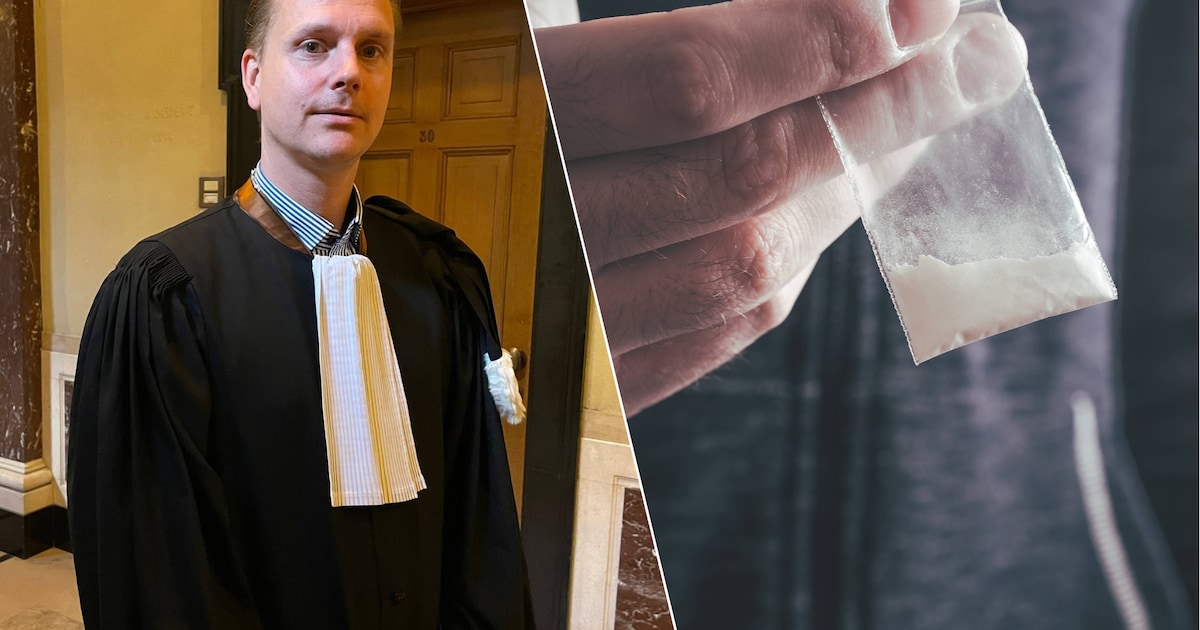 Inkomhal appartementsgebouw fungeerde als verkoopplek voor dealers ...