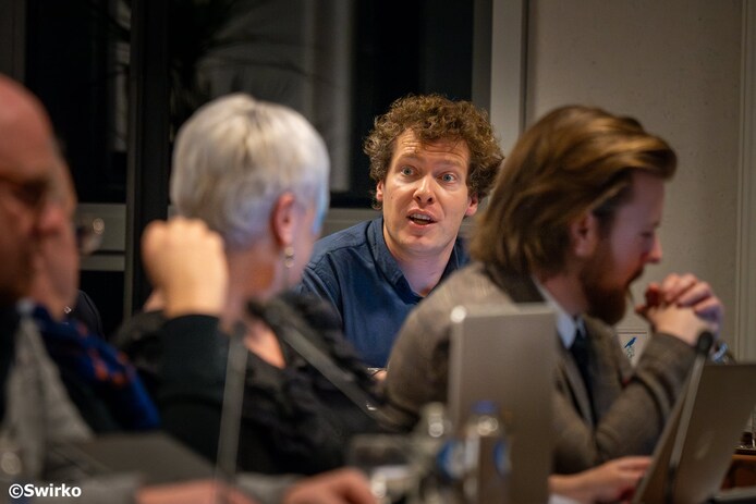 Staking in Aalst: kleuteronderwijzers van stedelijk onderwijs leggen ...