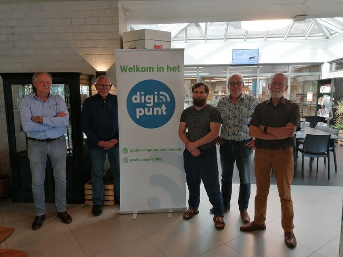 Digihelpers helpen inwoners met al hun digitale vragen | Balen | hln.be
