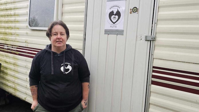 Tanja (47) start met dierenvoedselbank voor mensen die het financieel ...