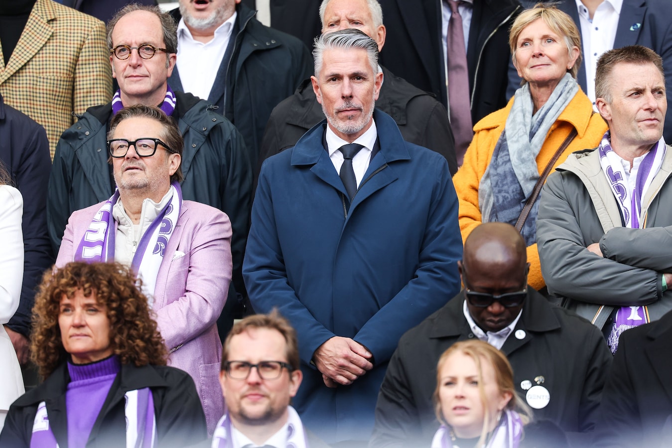 “Wees nobel en rot op”: harde kern van Anderlecht viseert nu ook ...