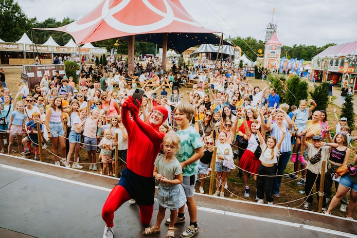 “Ik speel een volslagen idioot, maar ik ben het niet”: revelatie Timon ...