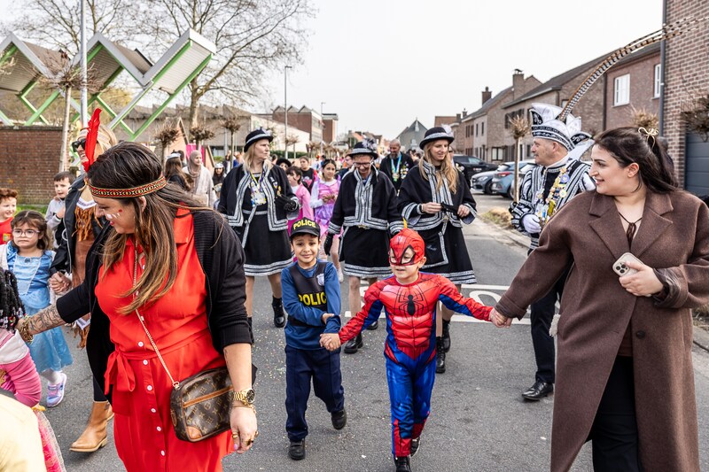 Schoolkinderen mogen carnavalsweekend op gang trekken | Regio | HLN.be