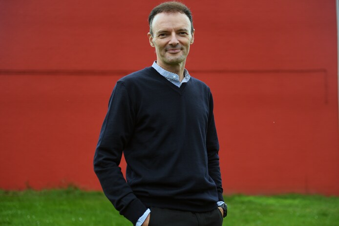 WEEKENDINTERVIEW Professor Johan Swinnen heeft weer 1.077 kilometer in ...