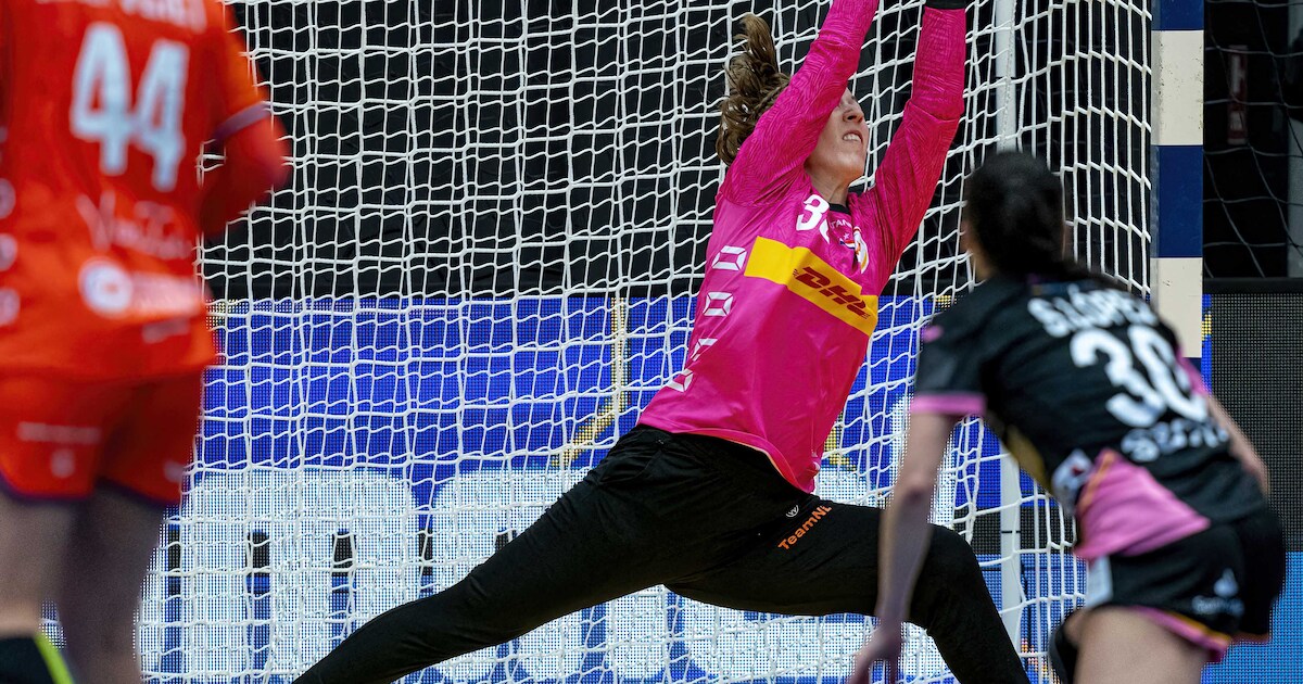 Handballen voor De Warmste Week in sporthal Ten Rozen | Aalst | HLN.be