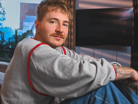 Wat als je dokter je dealer is? Rapper Safi (36) raakte verslaafd aan ...