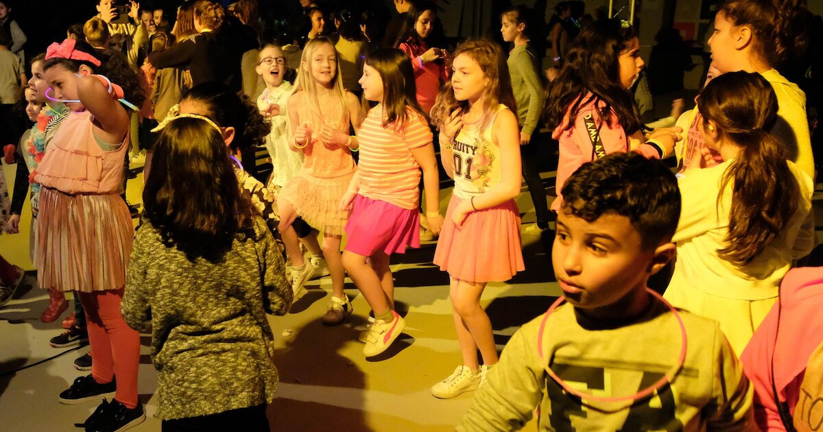Kinderen mogen uit de bol gaan op feestelijke Après-ski fuif in ...