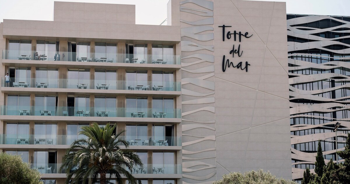 Twee jonge toeristen komen om het leven na val van hotelbalkon in Ibiza ...