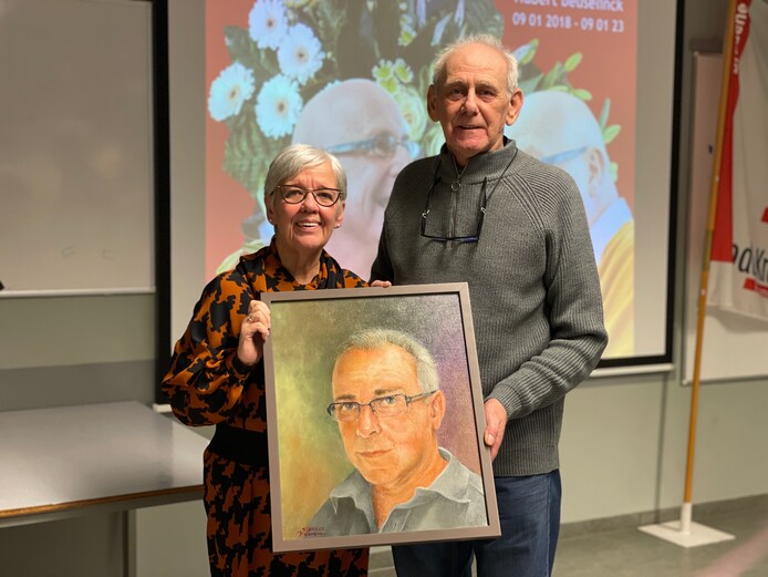 Bredene is Hubert Beuselinck nog lang niet vergeten. Schilderij onthuld ...