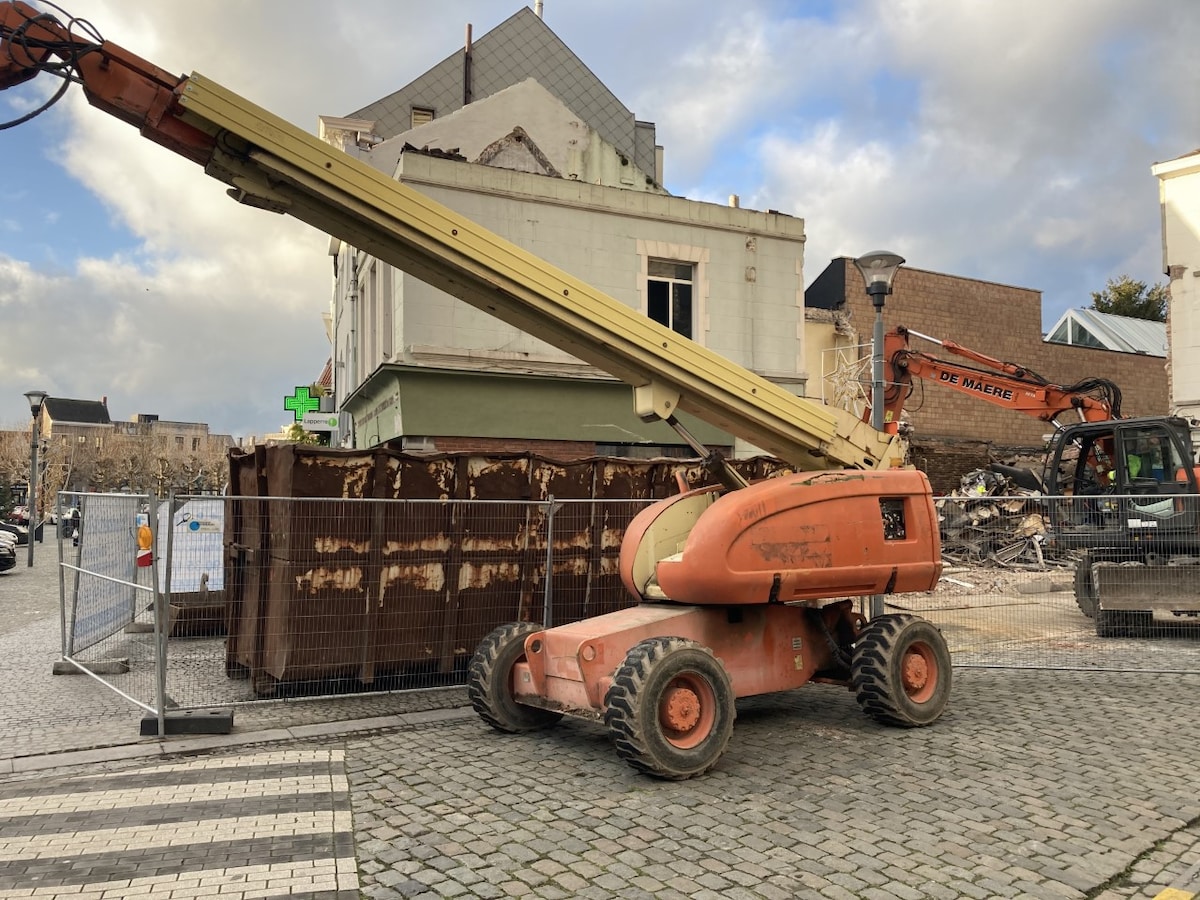 Sloophamer velt voormalig café De Teste: “We waren soms de biechtvaders ...