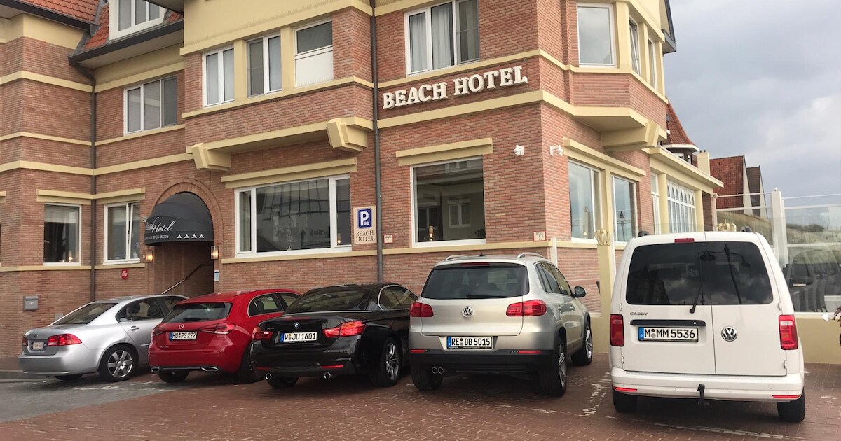 Politie stuurt Duitse toeristen in drie hotels in De Haan naar huis na ...