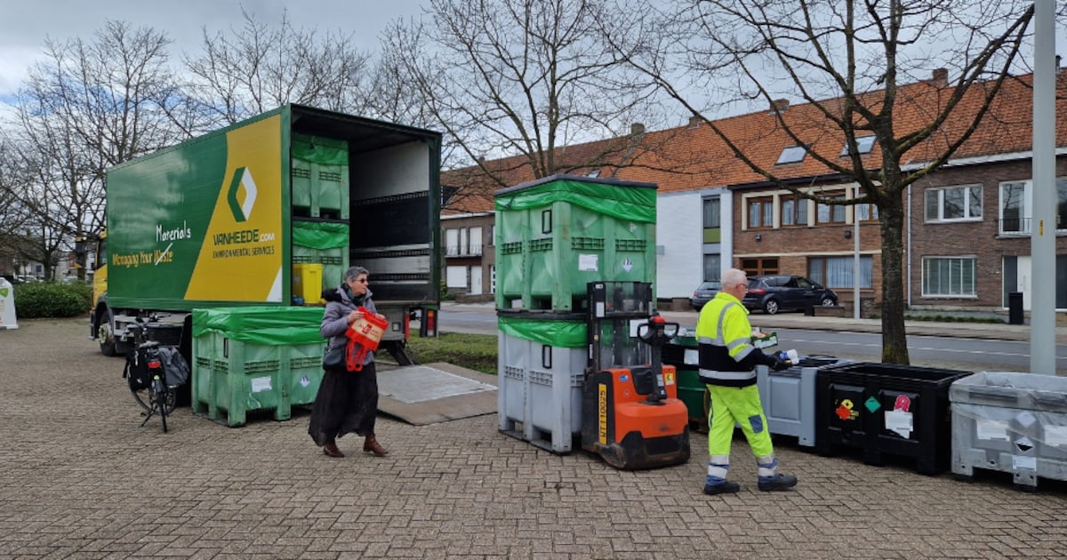 Proefopstelling met mobiel recyclagepark aan Sportpark Eeklo | Eeklo ...