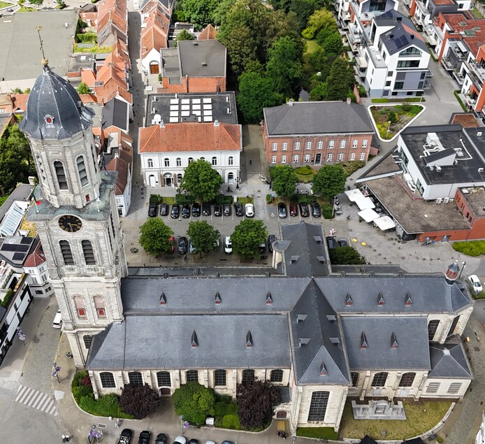 Alles wat je nog niet wist over de 300-jarige ‘peperbus’ van Lokeren ...