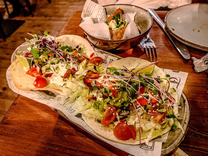 RESTOTIP. De Poort van Andries in Brugge: “Dit een tapasbar noemen, zou ...