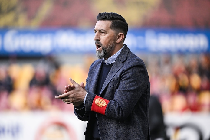 Officieel: Besnik Hasi blijft coach van KV Mechelen | KV Mechelen | hln.be
