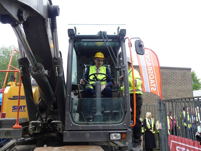 Langverwachte werken aan station De Pinte gestart: “Tegen 2027 zal het station beter ...
