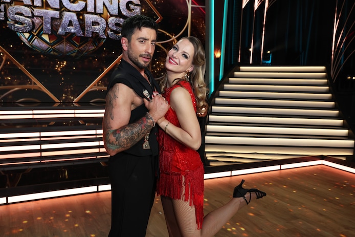 “Laat die sexy outfits maar komen”: VTM-journaliste Hannelore Simoens ...