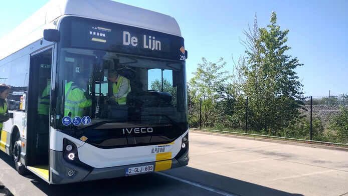 Dentergem komt deels tussen bij aankoop busabonnement voor scholieren ...
