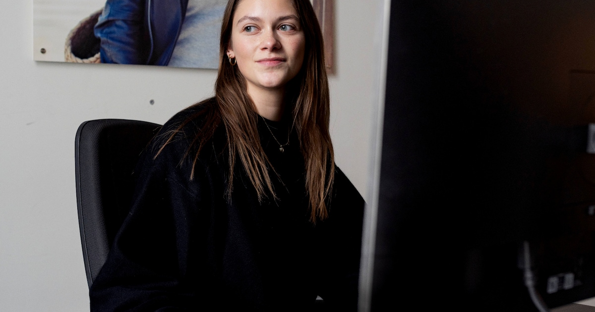Hoeveel verdient hr-medewerker Emma (21)? “Ik spaar 1.300 euro per ...
