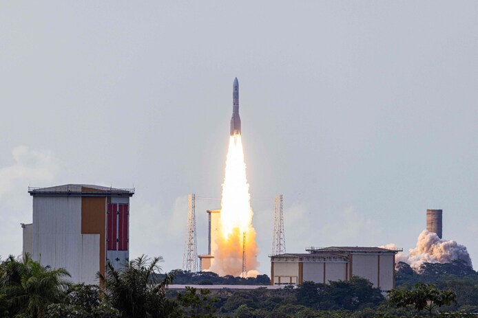 Eerste commerciële vlucht van de Europese raket Ariane 6, die gepland ...