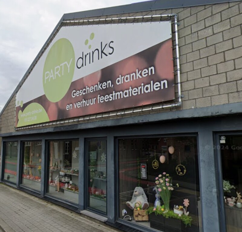 Brenda van Party-Drinks ziet live op camerabeelden hoe gemaskerde ...
