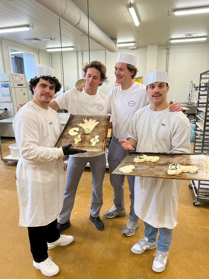 Bakkerij Dellafaille leert YouTube-fenomenen Average Rob en Arno The ...